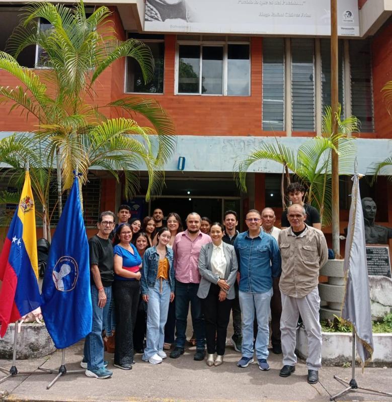 ‎La UBV Táchira debatió sobre comunicación digital e Inteligencia ...